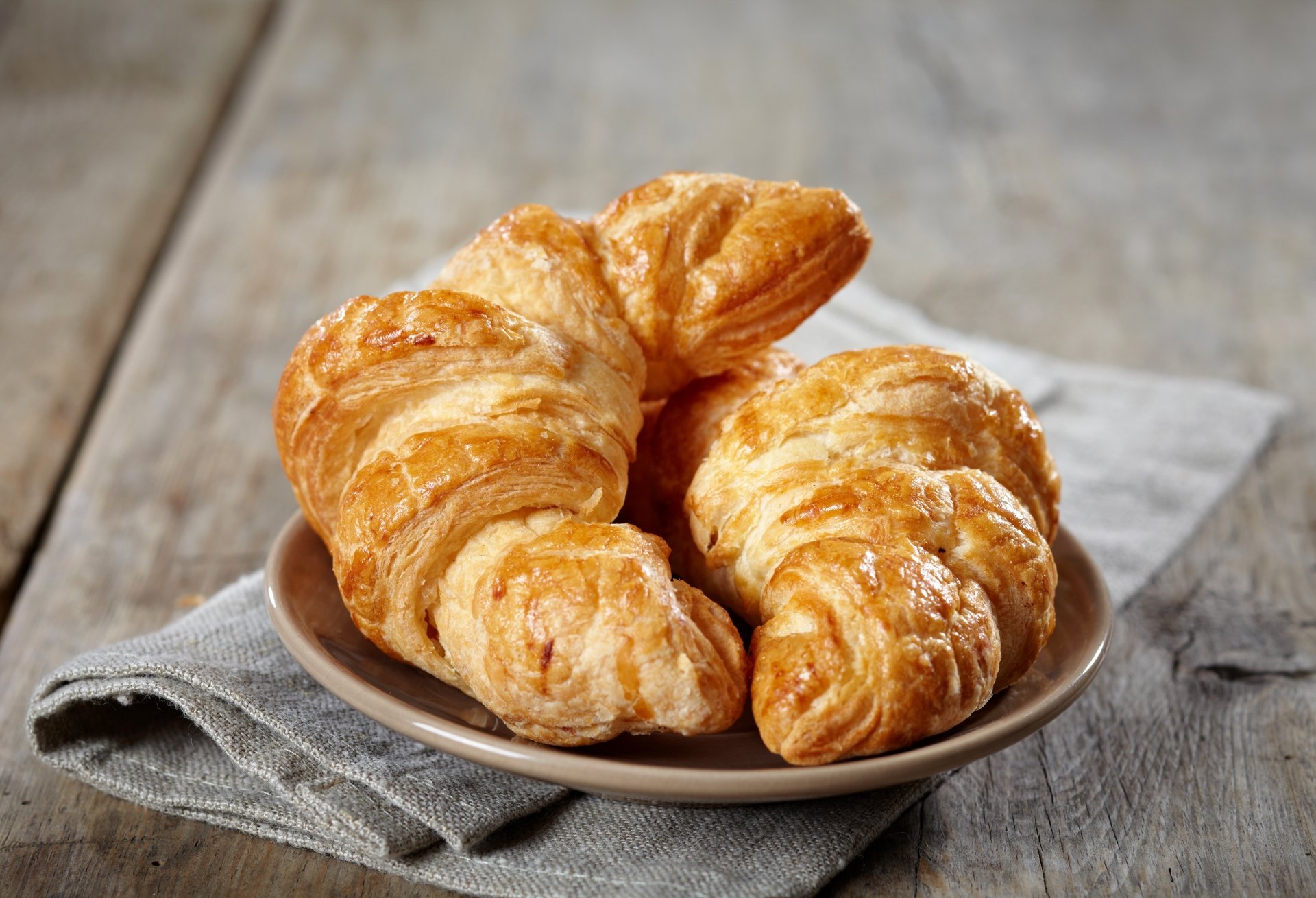 Flaky Golden Croissants: Ultra HD Breakfast Delight