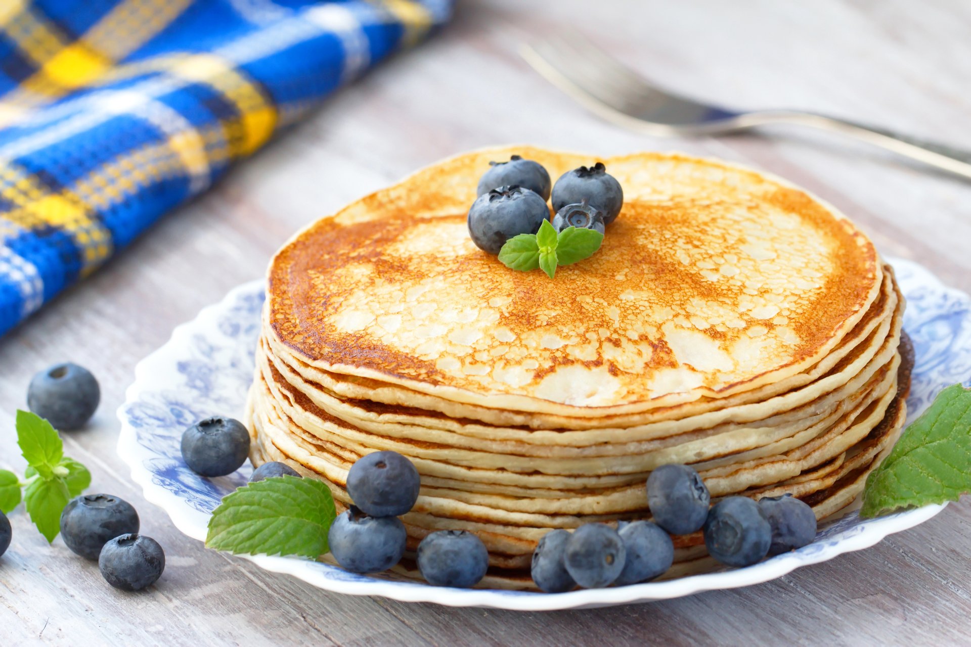 4K Ultra HD Blueberry Pancakes: A Delicious Breakfast Berry Delight