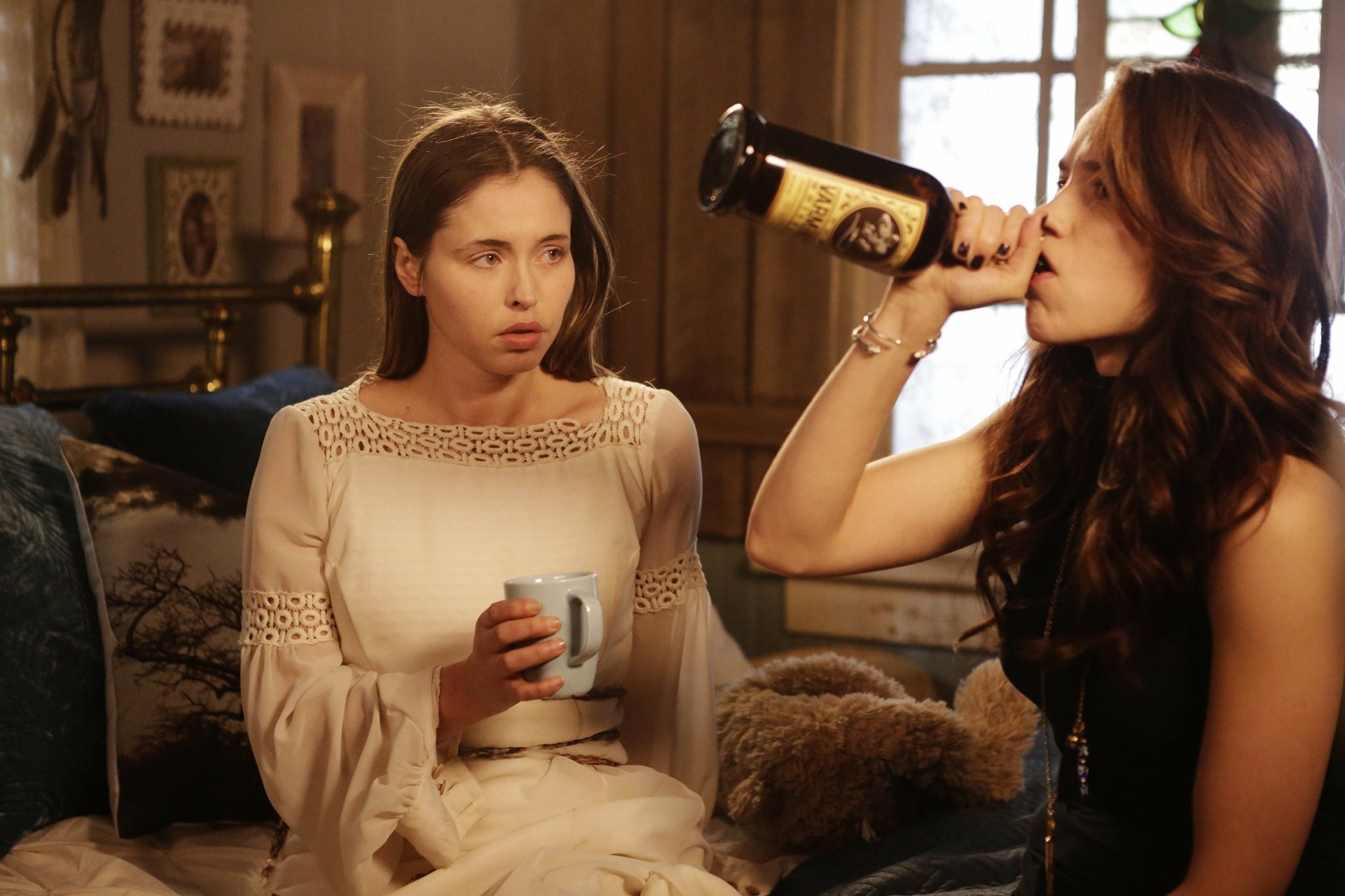 Wynonna Earp HD Wallpaper