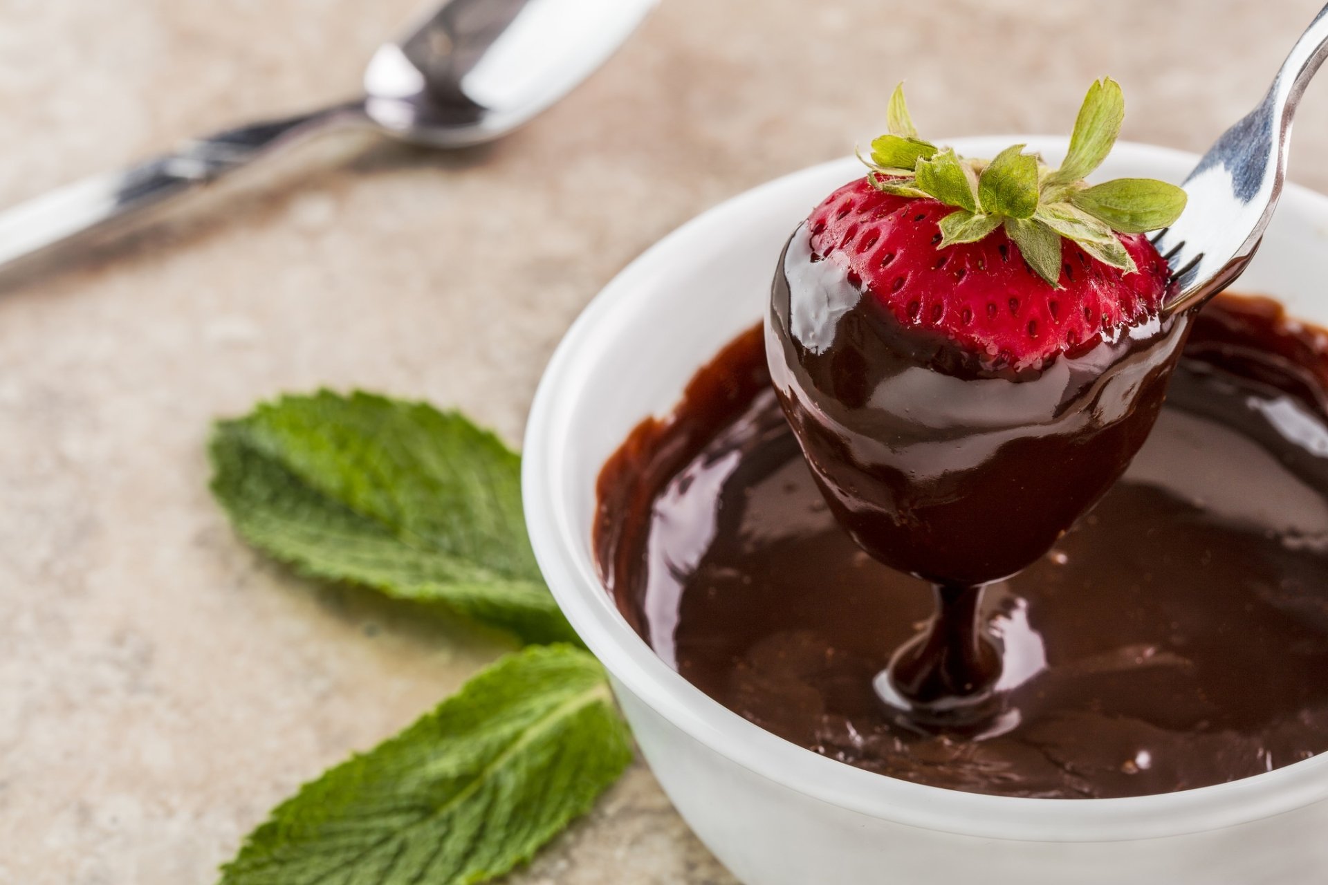 Decadent Strawberry Delight: Chocolate-Dipped Indulgence HD Wallpaper