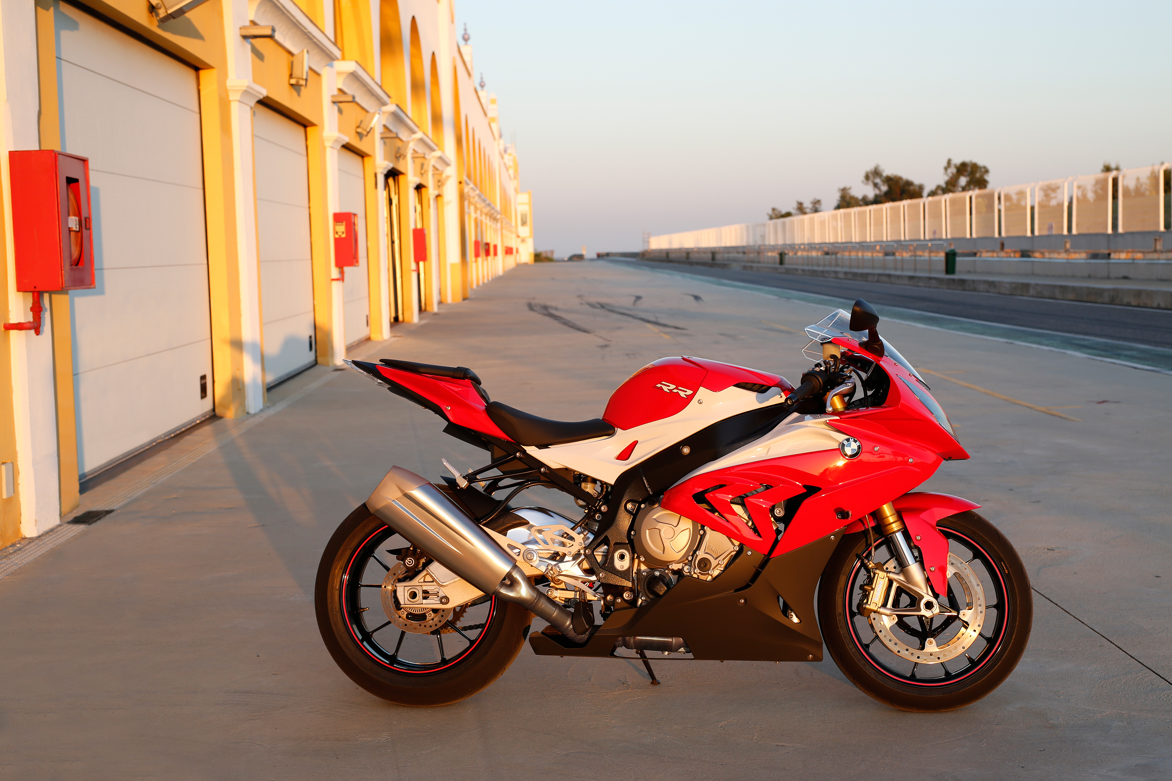 BMW S1000RR Motorcycle HD Wallpaper – Sleek Power on Track