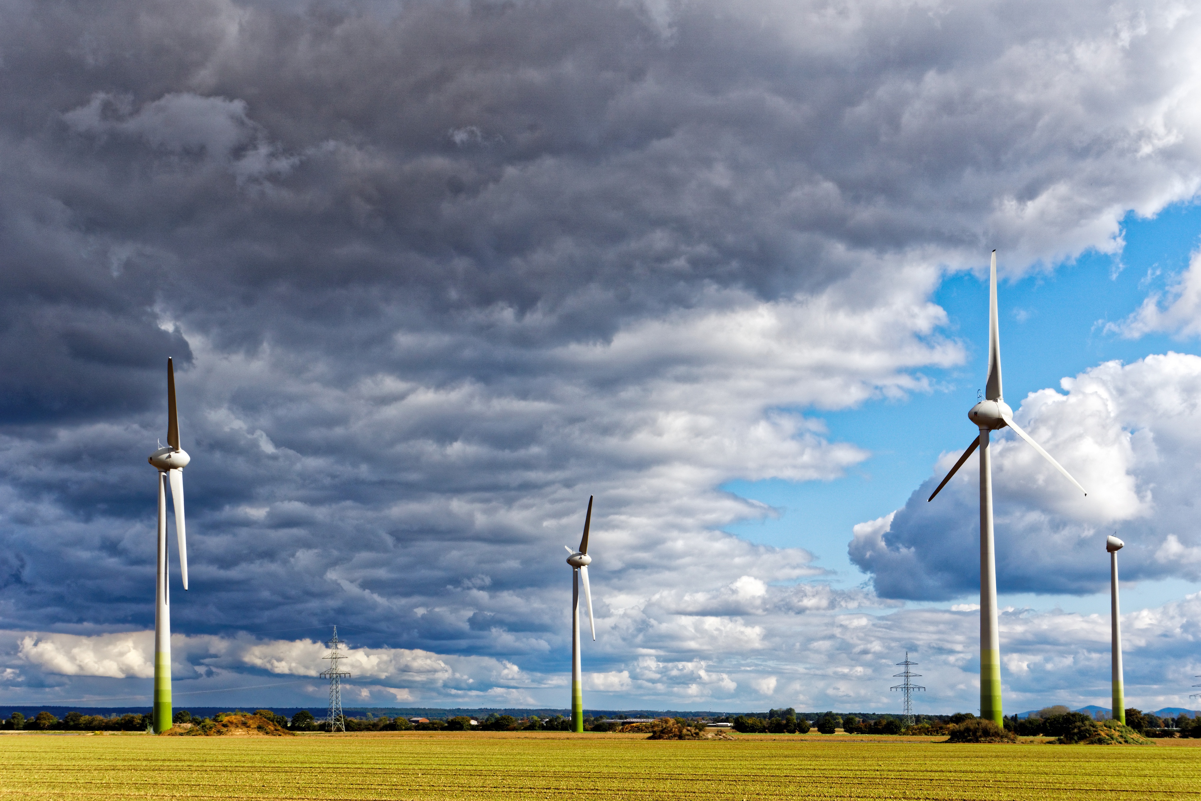 Download Cloud Sky Horizon Man Made Wind Turbine 4k Ultra HD Wallpaper
