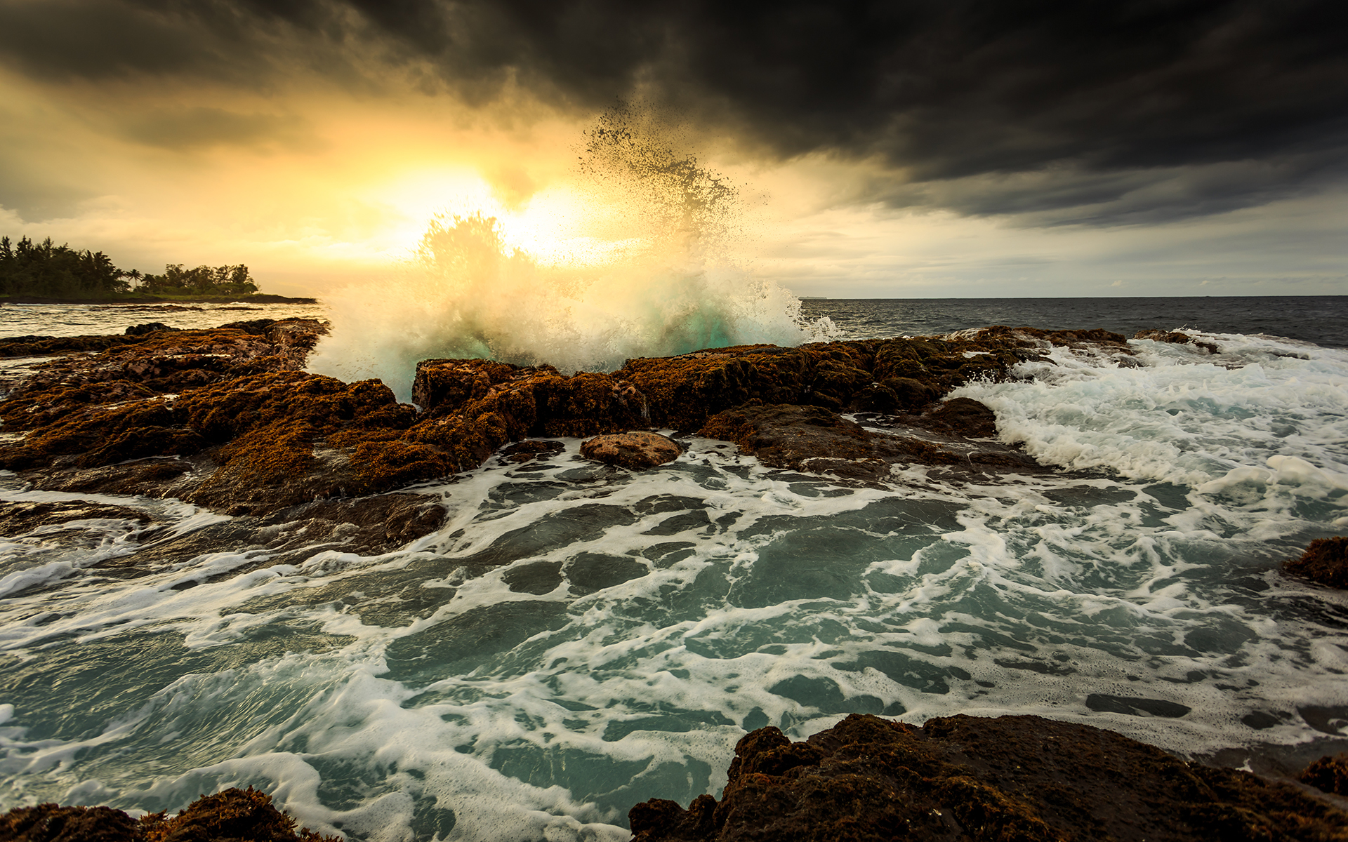 Download Wave Horizon Sunset Splash Nature Ocean Ocean Waves HD Wallpaper