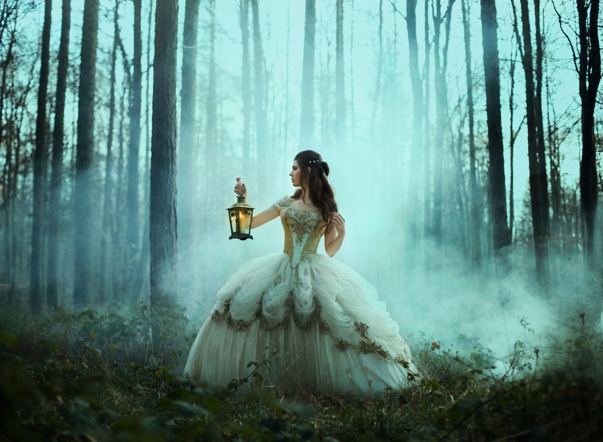 Enchanted Forest Glow: Woman in White Dress with Lantern – 4K Ultra HD ...