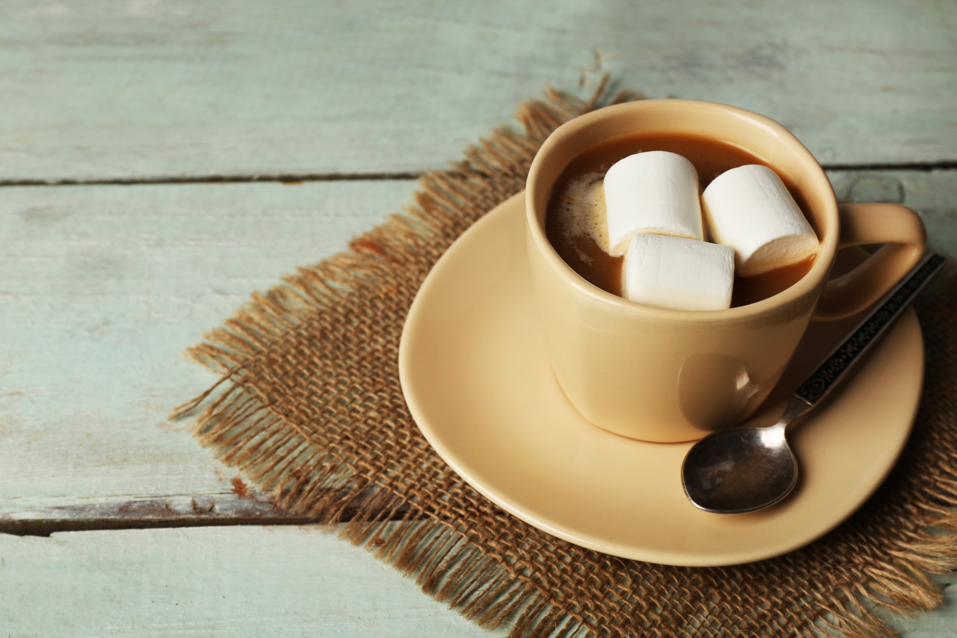 Cozy 4K Hot Chocolate with Marshmallows in a Classic Cup Wallpaper ...