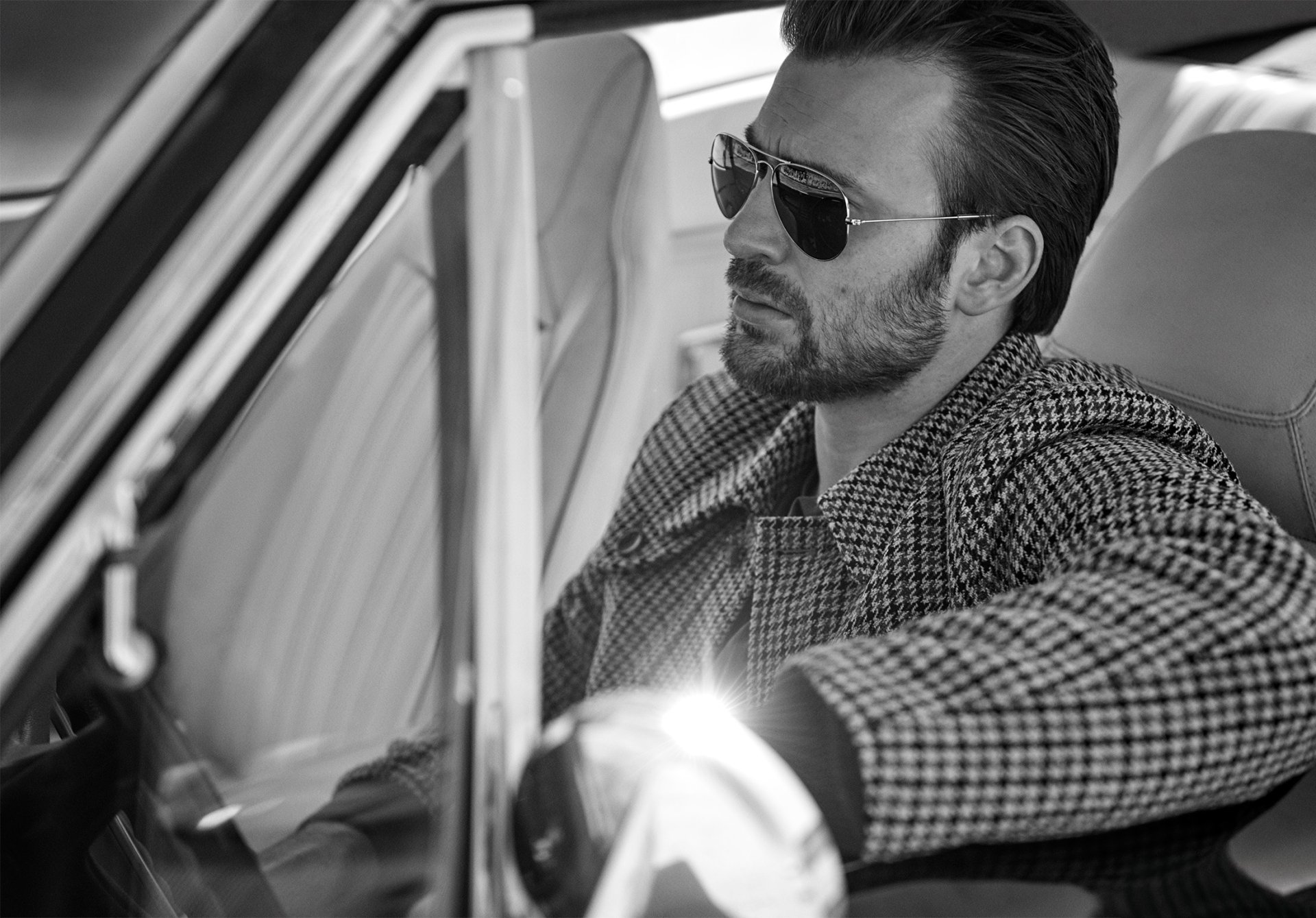 Chris Evans in Black & White: Iconic American Actor Style HD Wallpaper