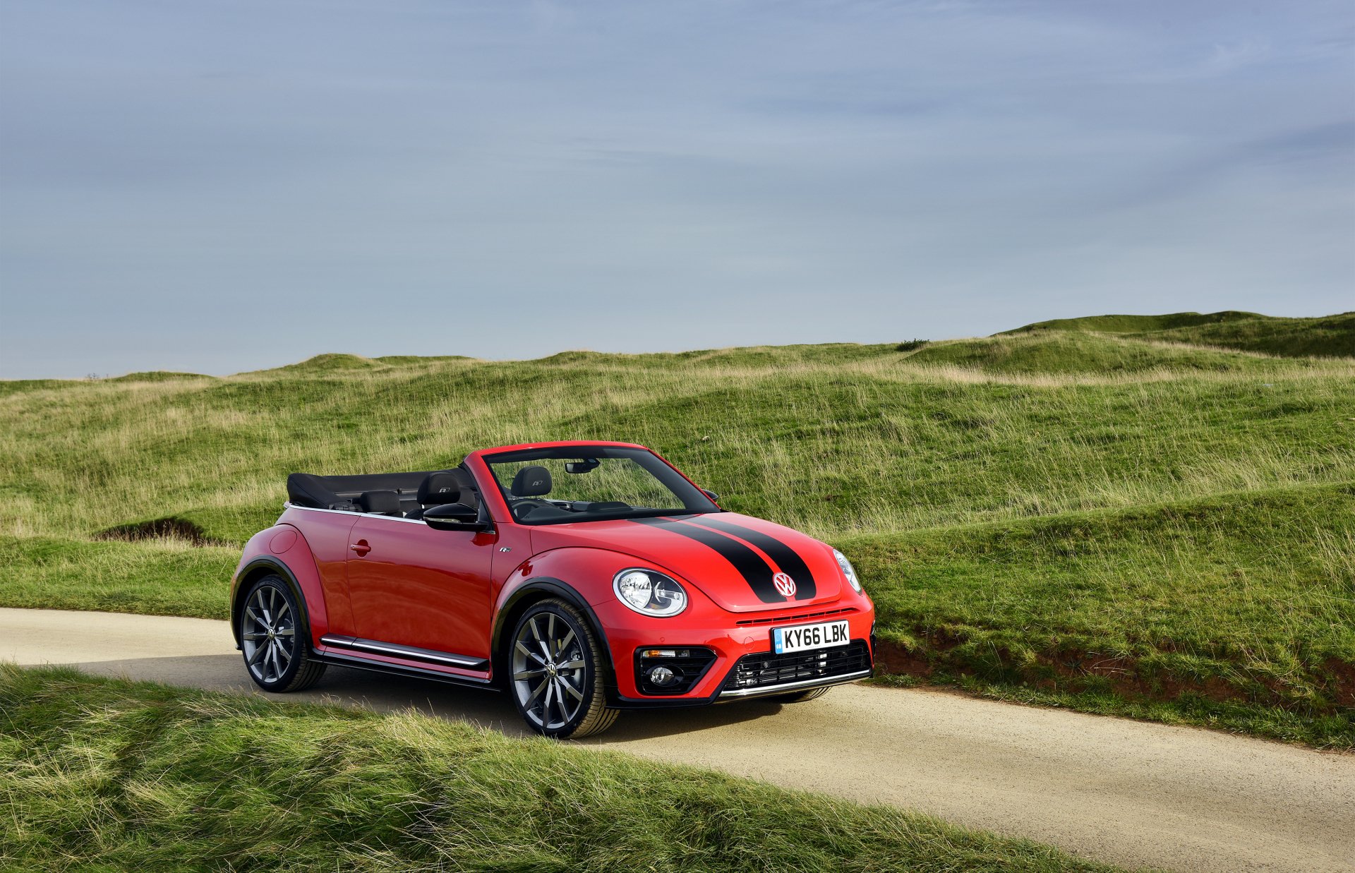 Download Car Volkswagen Vehicle Volkswagen Beetle HD Wallpaper