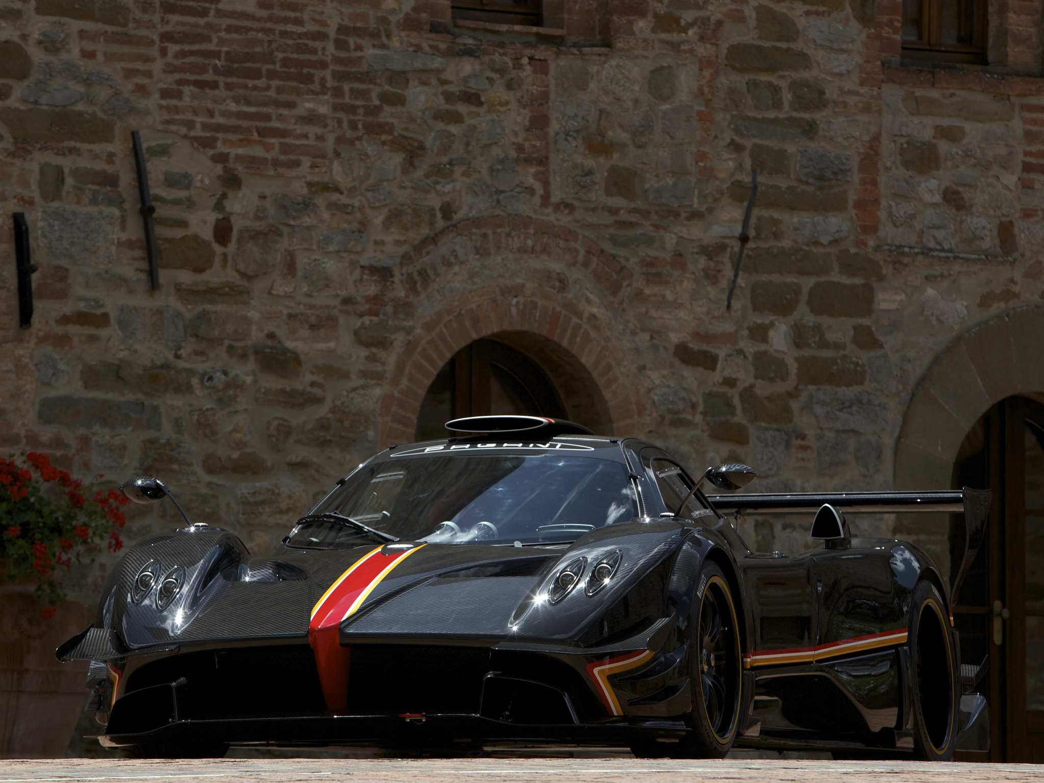 Pagani Zonda R HD Wallpaper