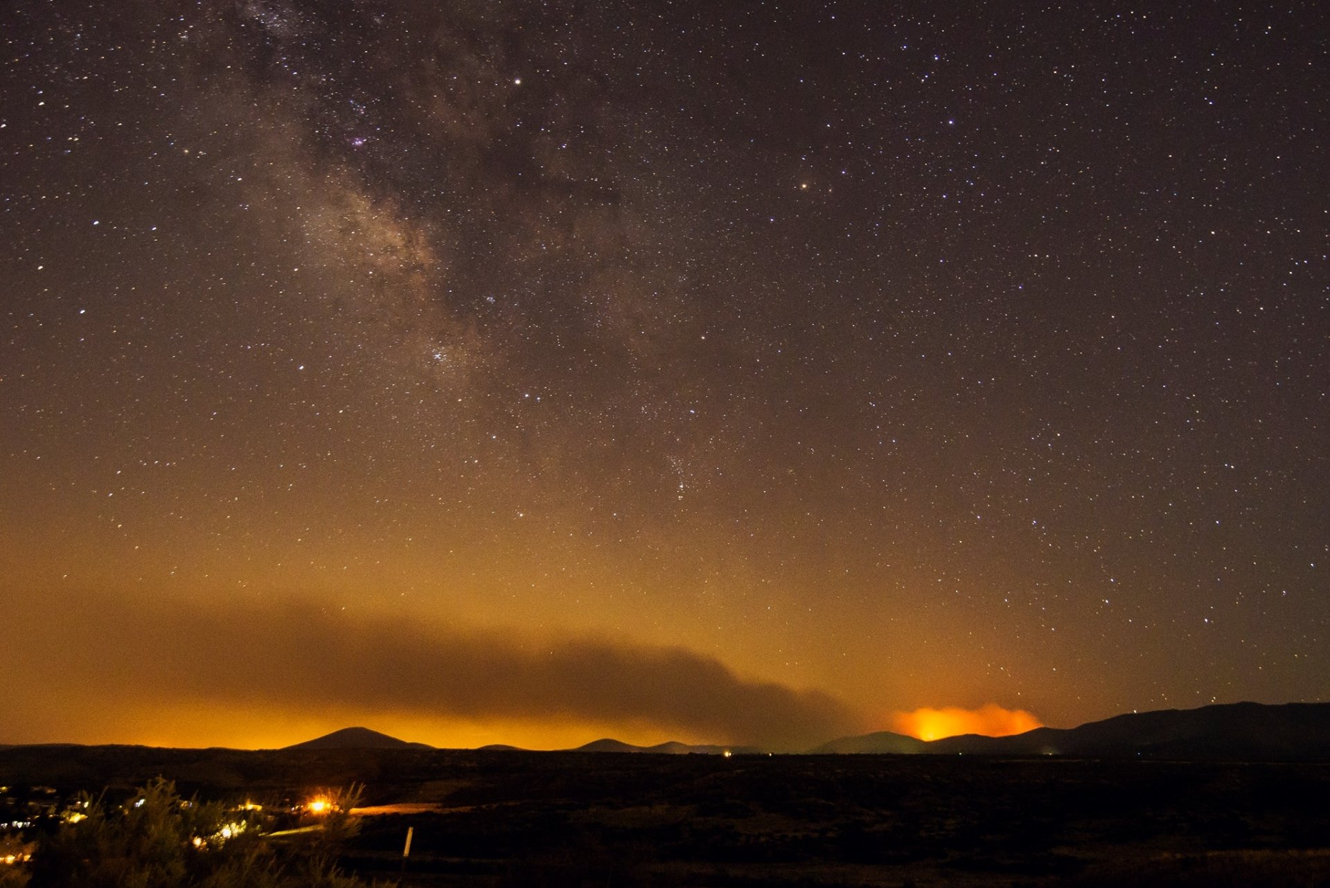 Download Star Fire Nature Night HD Wallpaper by Evan Mesa | 2048x1367 ...