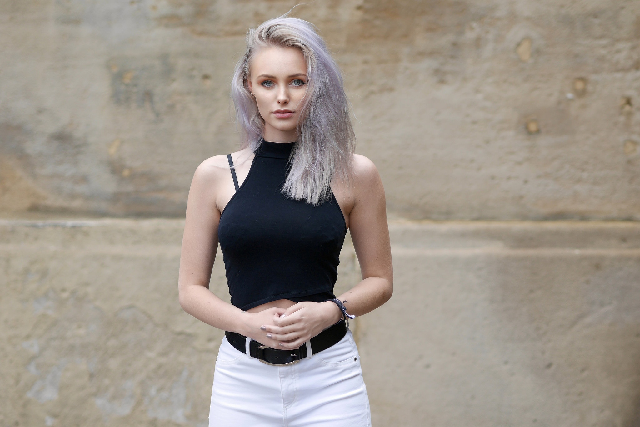 Elegant White-Haired Model HD Wallpaper