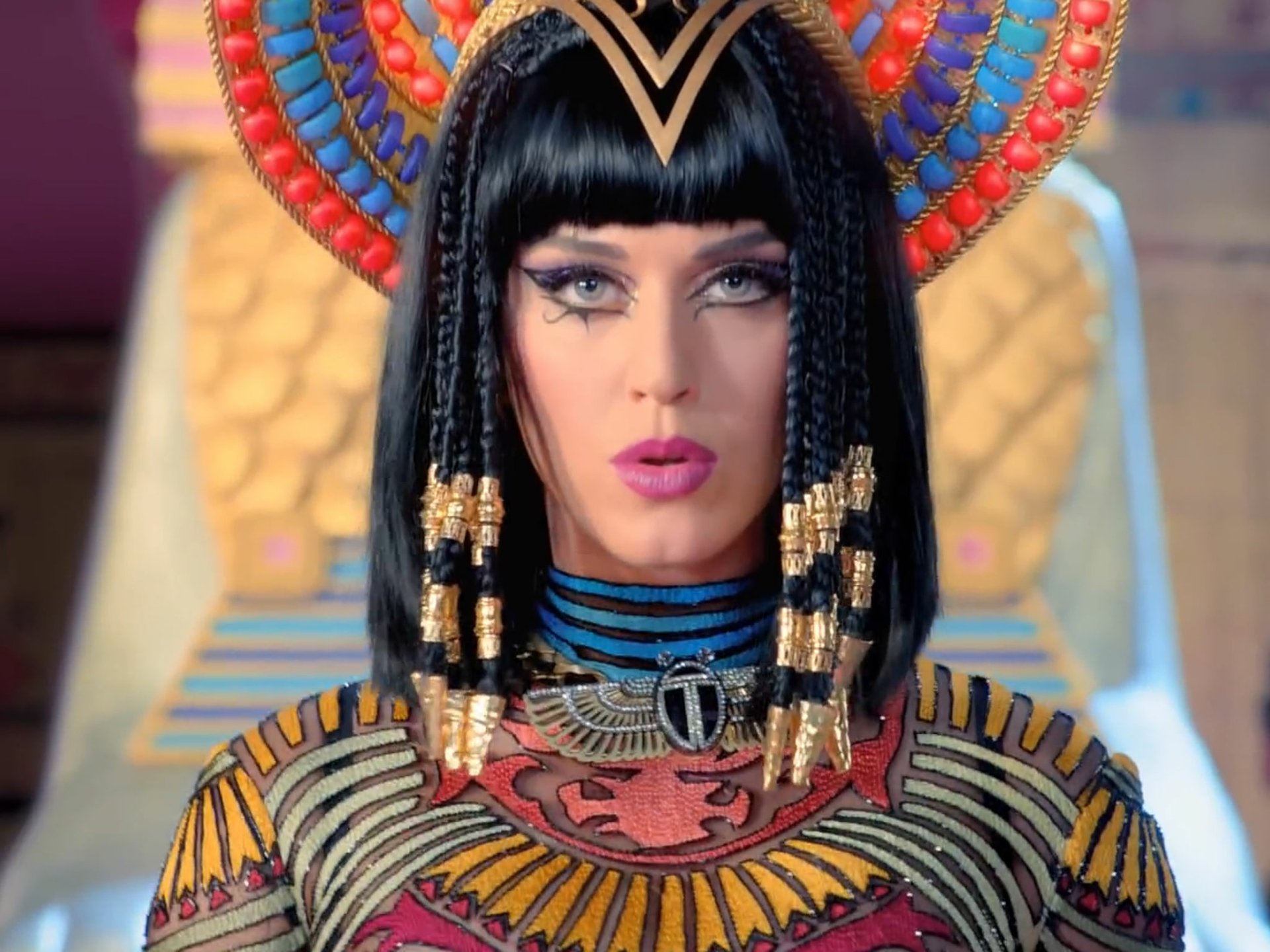 Katy Perry HD Wallpaper: Iconic Music Queen in Egyptian Glam