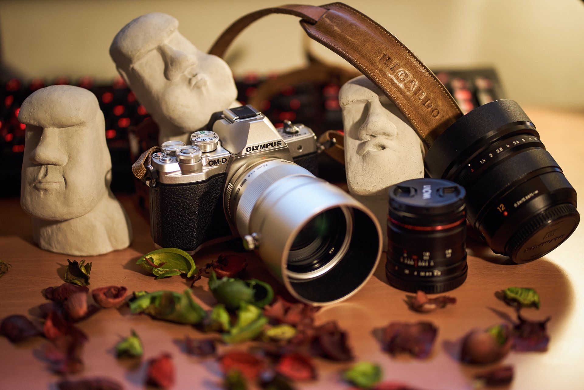 Olympus Lens & Sculpture Still Life – 4K Ultra HD Camera Artistry