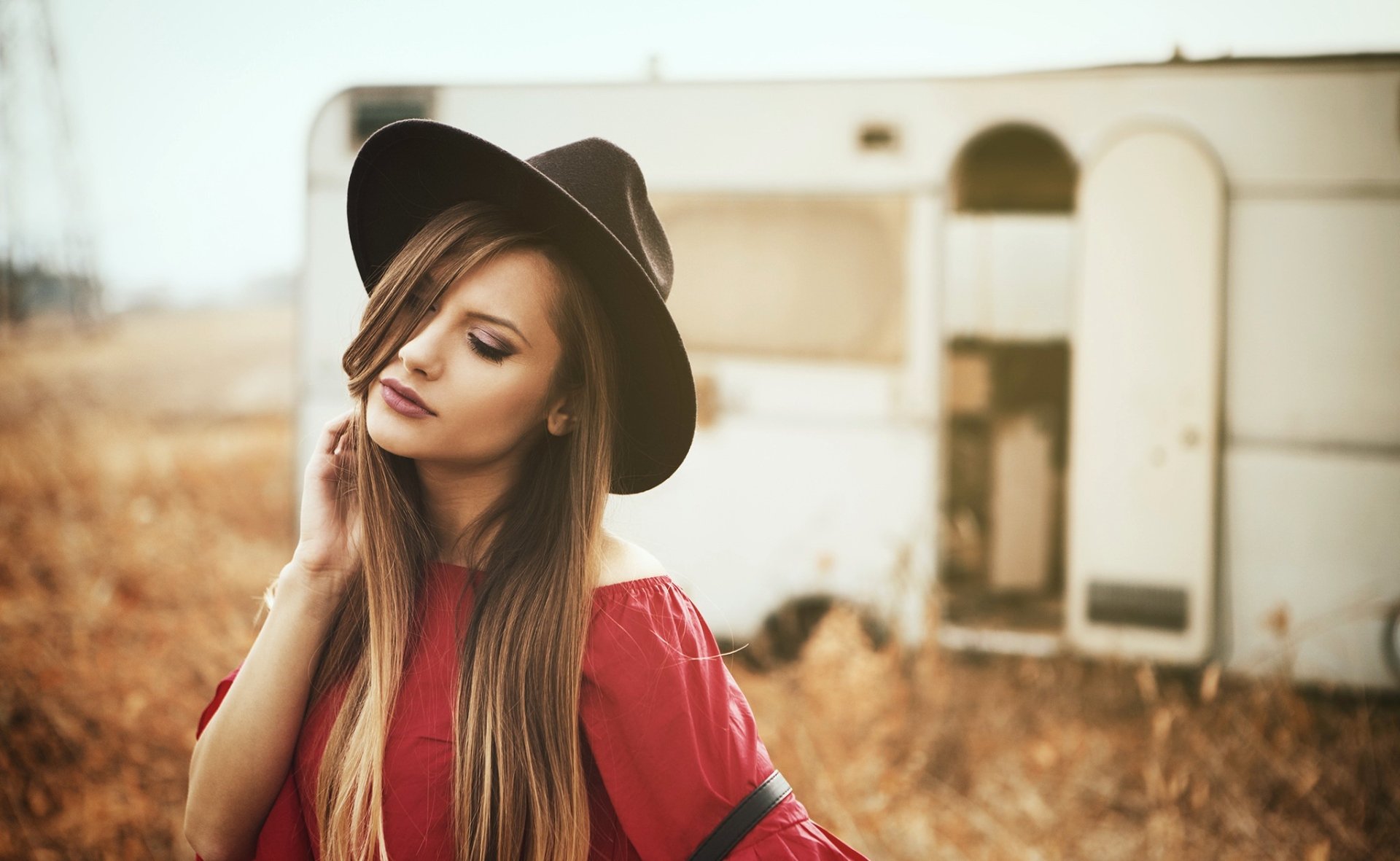 Download Long Hair Depth Of Field Lipstick Brunette Hat Mood Woman ...