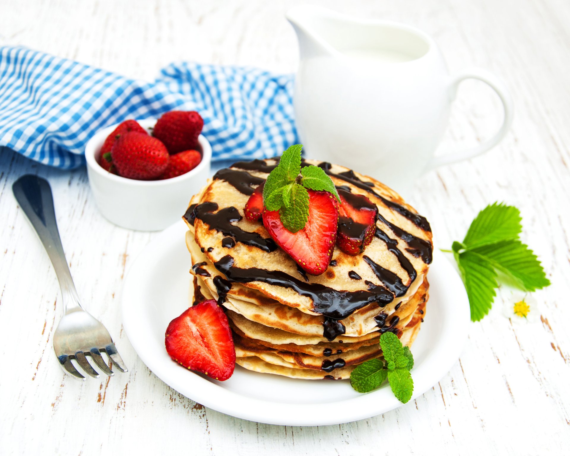 Download Strawberry Still Life Breakfast Food Pancake 4k Ultra HD Wallpaper