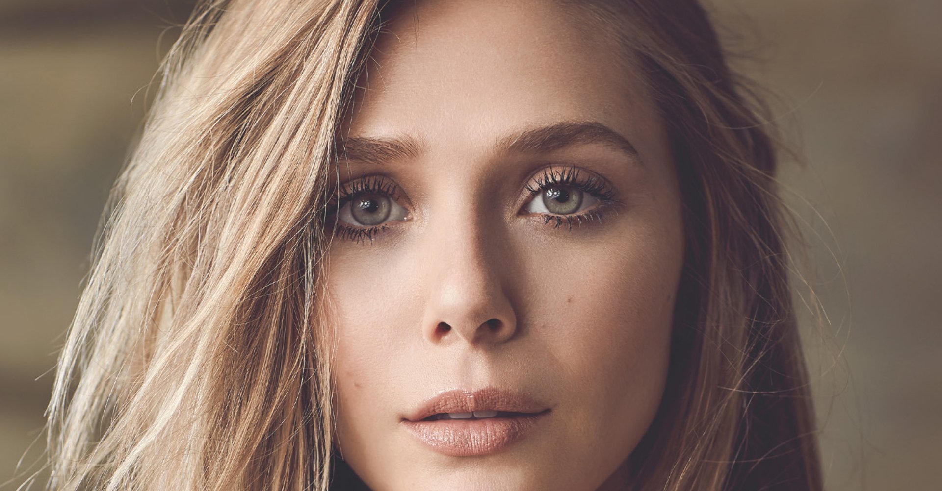 Elizabeth Olsen HD: Stunning Celebrity Close-Up Wallpaper