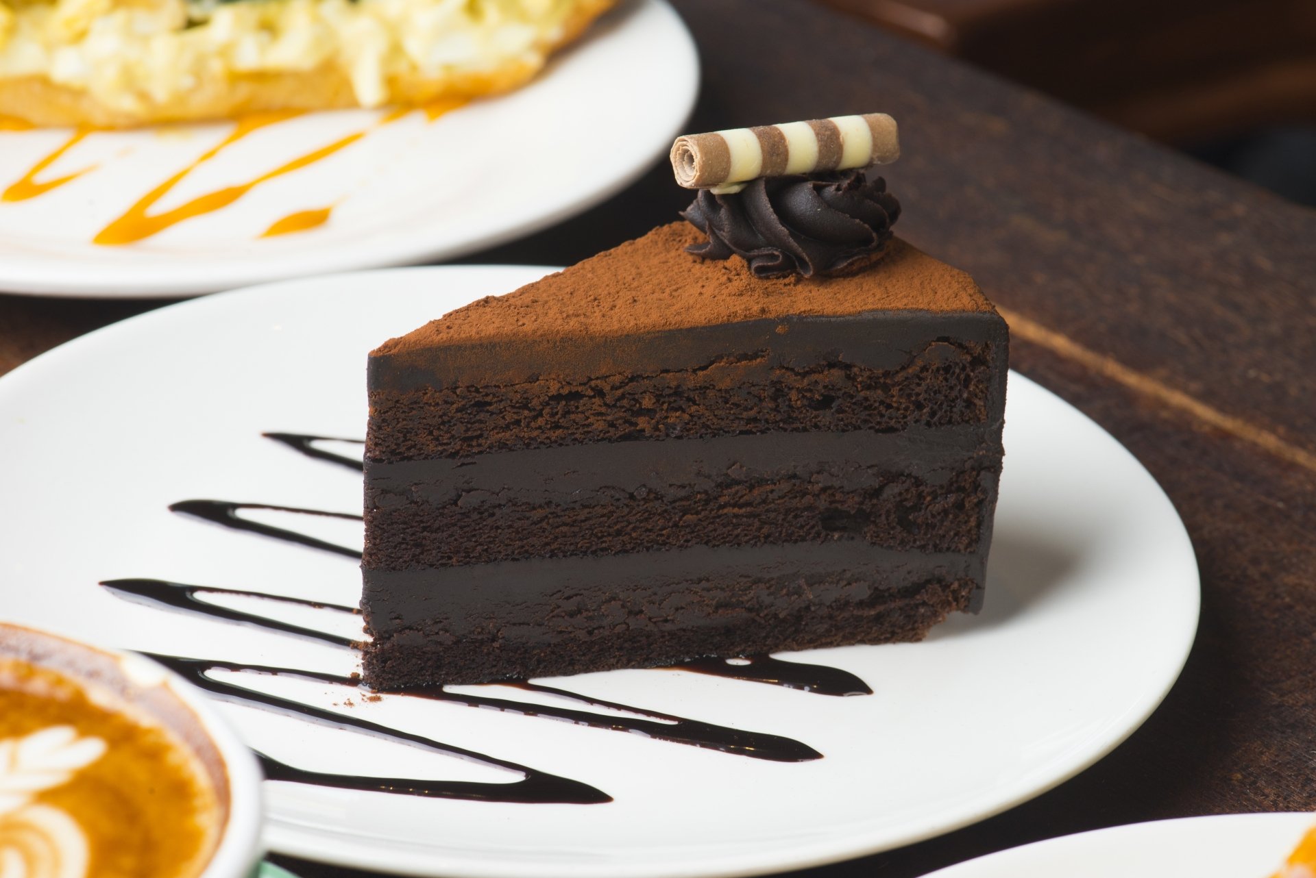 Decadent 4K Chocolate Cake Delight – Ultimate Pastry Dessert Wallpaper
