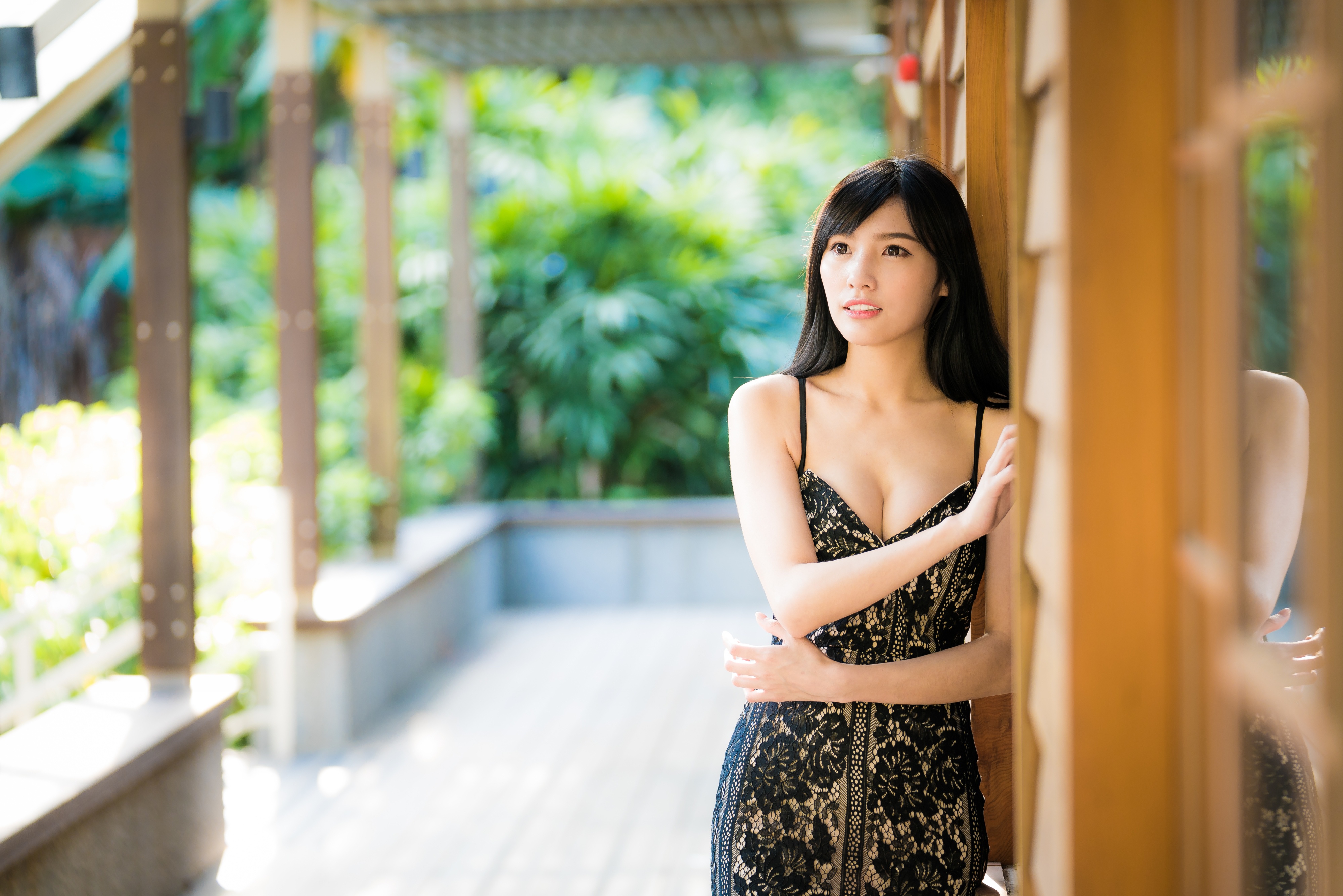 Download Black Dress Depth Of Field Brown Eyes Smile Dress Model Woman