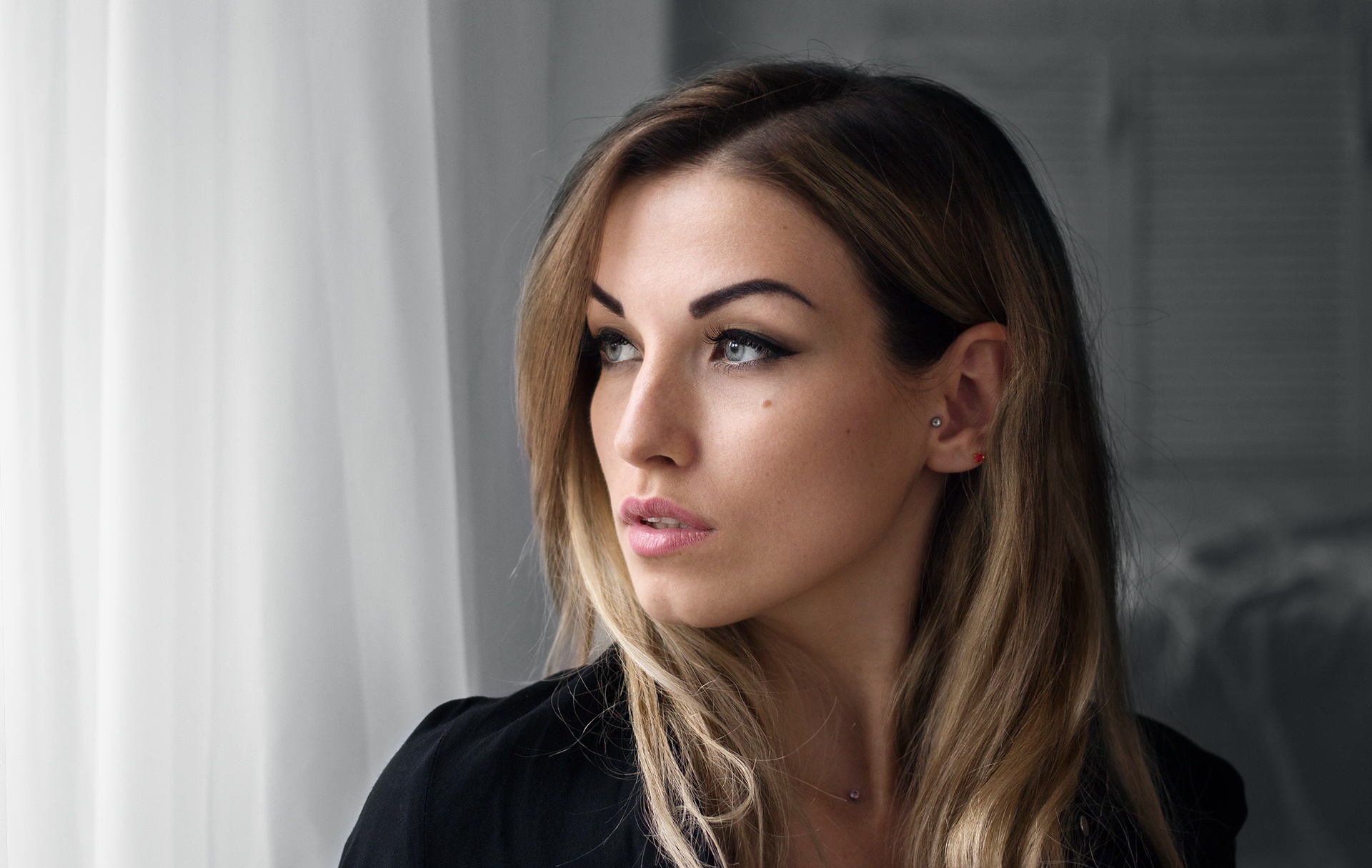 Download Blue Eyes Face Woman Model HD Wallpaper by Albert Lesnoy