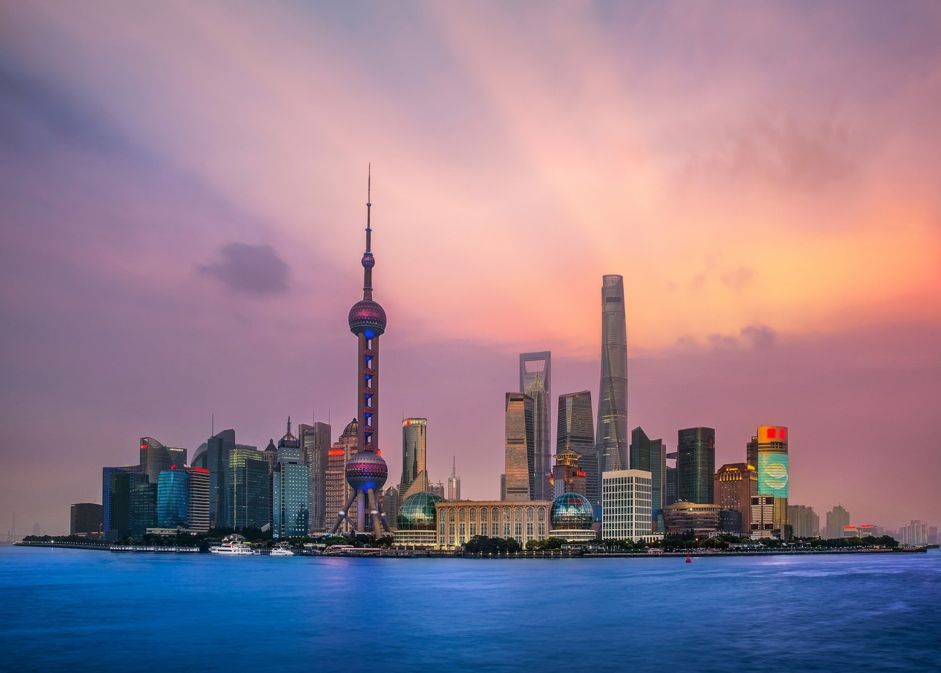 Shanghai Skyline at Dusk – Iconic Oriental Pearl Tower HD Wallpaper