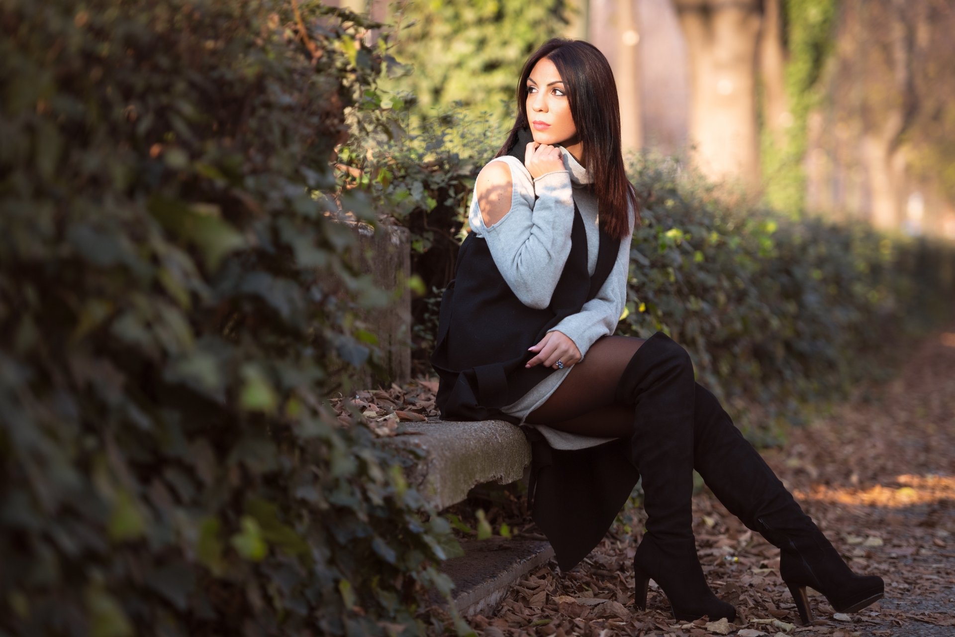 Download Depth Of Field Brown Eyes Brunette Boots Woman Model 4k Ultra ...