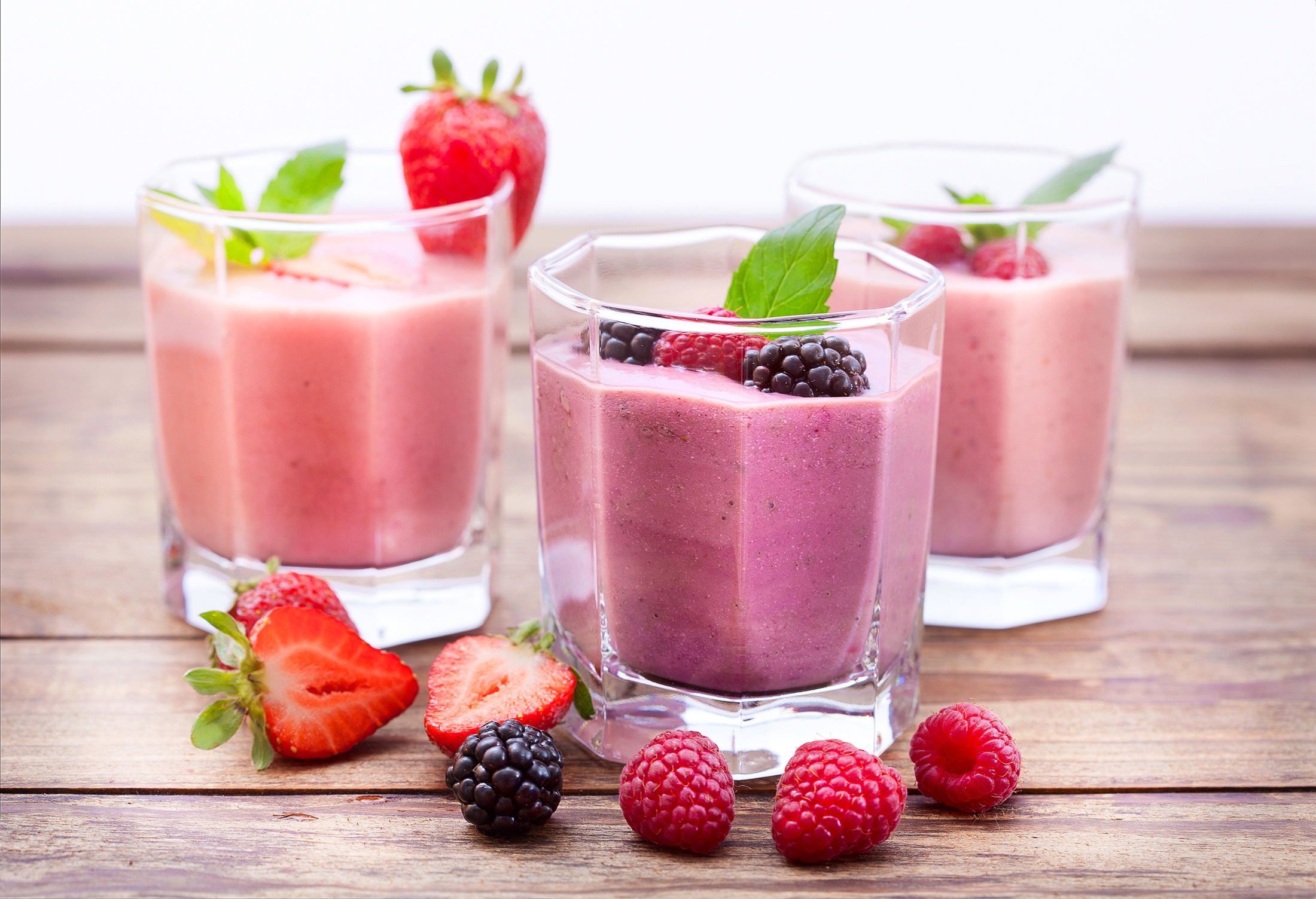 Download Berry Fruit Glass Drink Food Smoothie HD Wallpaper