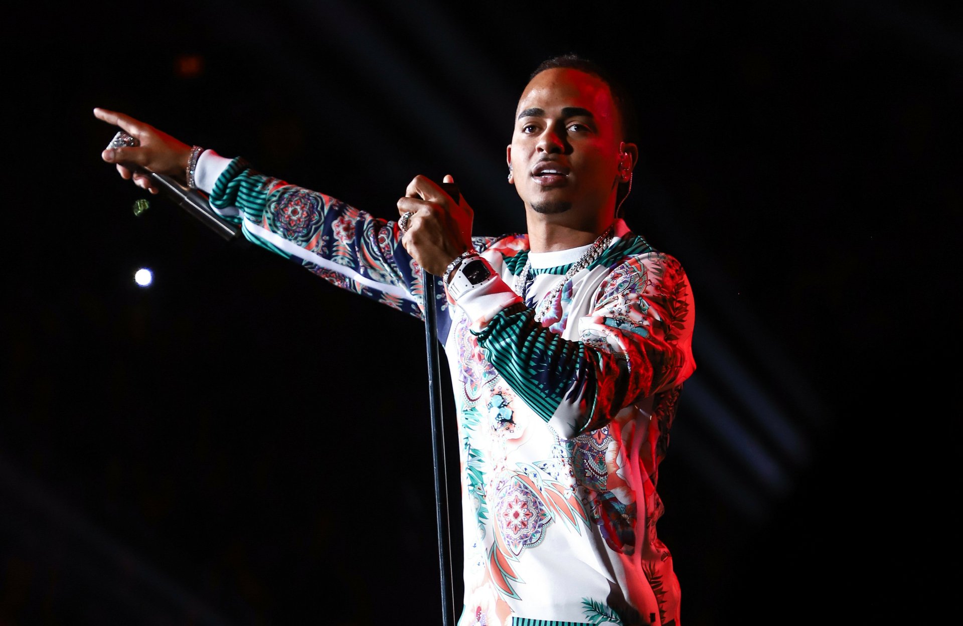 Dynamic Performer on Stage HD Wallpaper